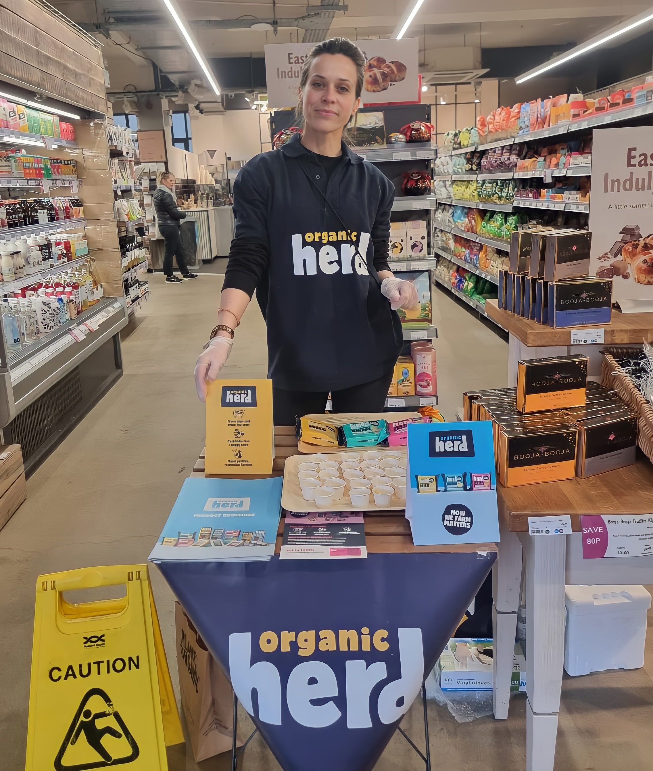 Organic Herd In Planet Organic - EXECUTIONAL